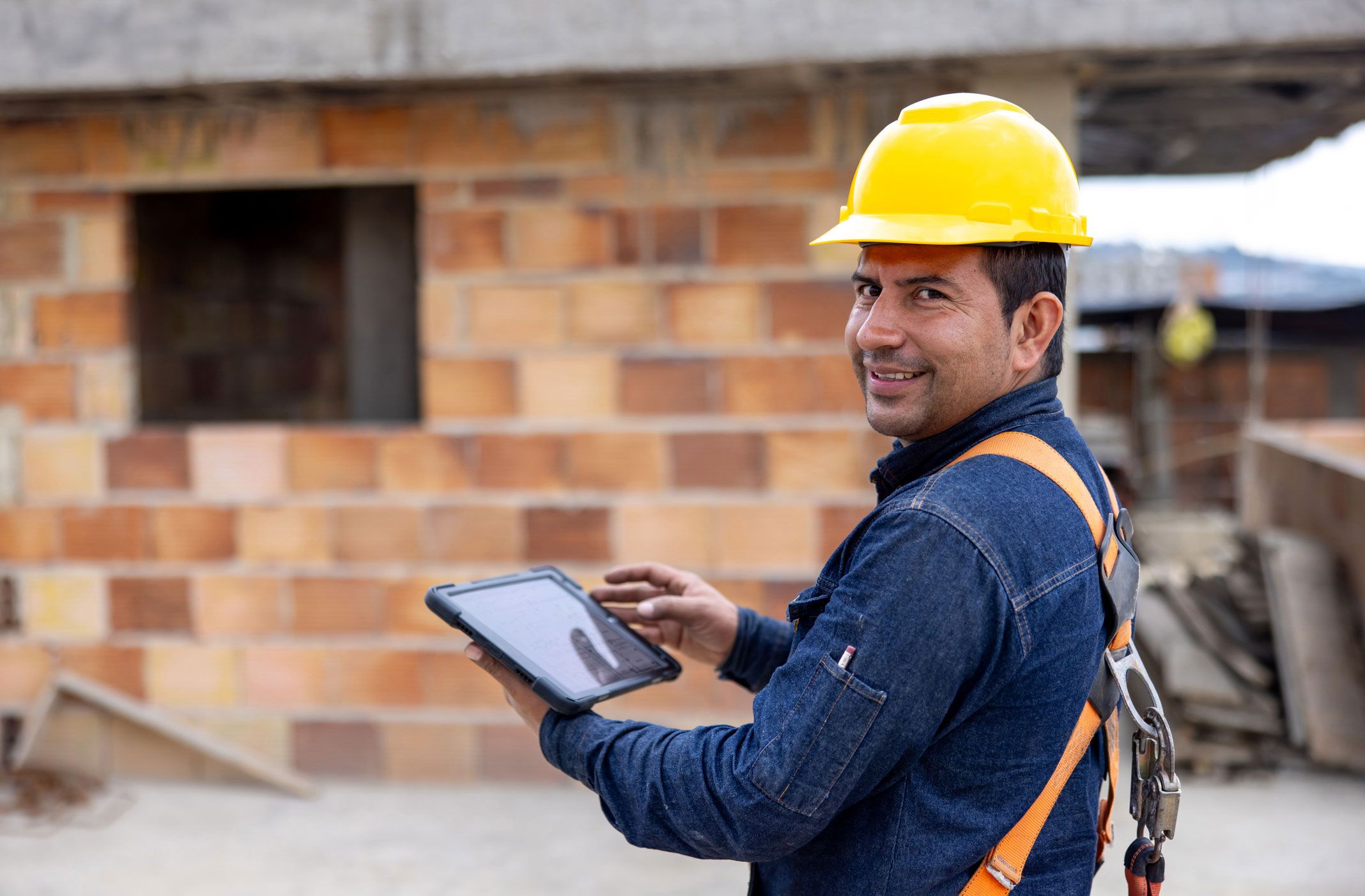 A Fuel Card for Building Contractors: Simplify Your Business